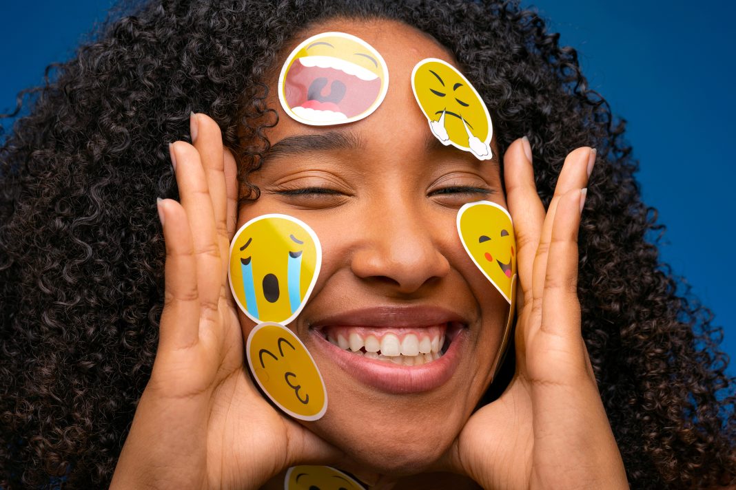 Las 8 emociones básicas, según Plutchik | Revista Familia